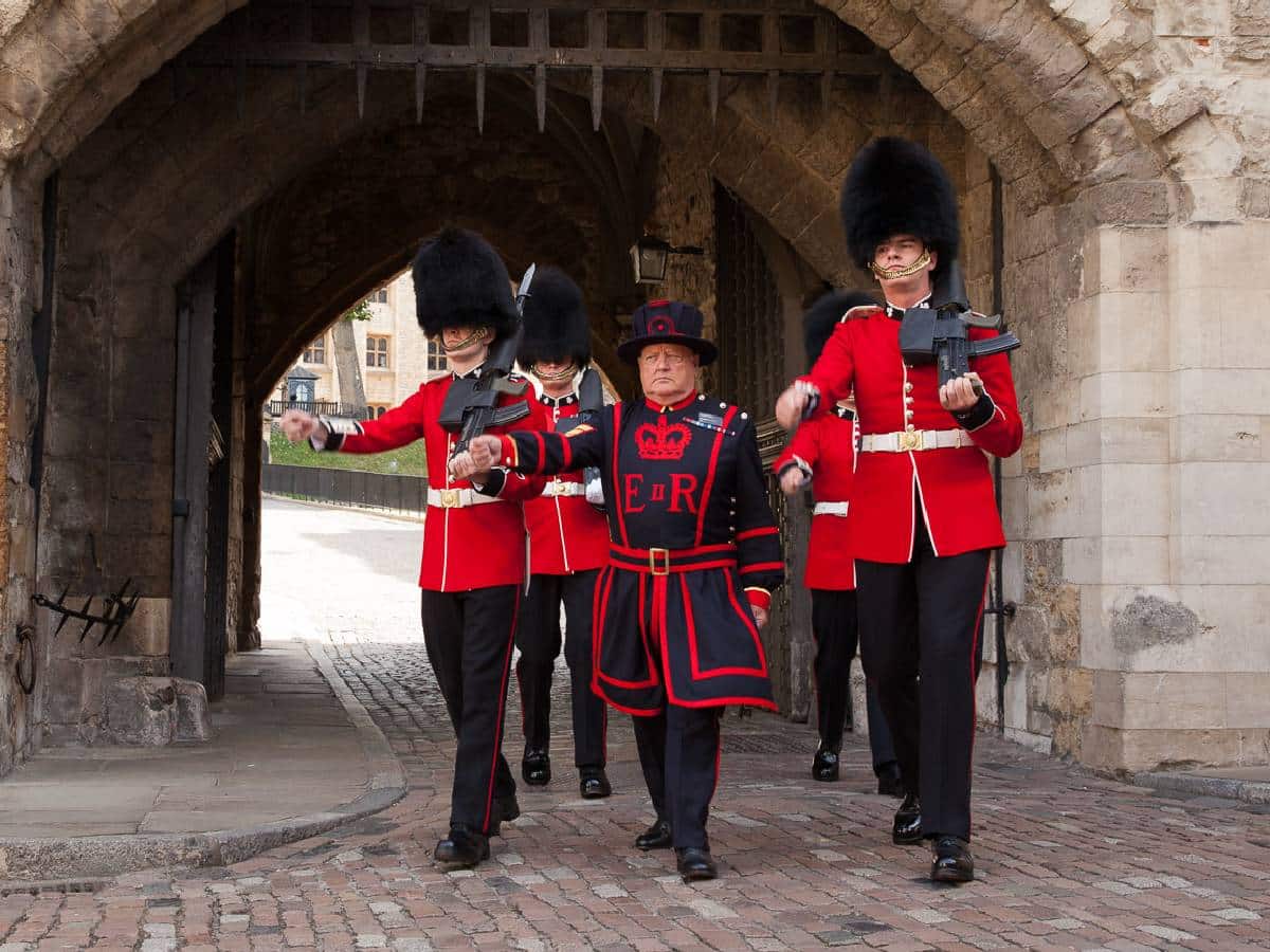 Tower of London Beefeater Tour - Top Rated Tours - City Wonders