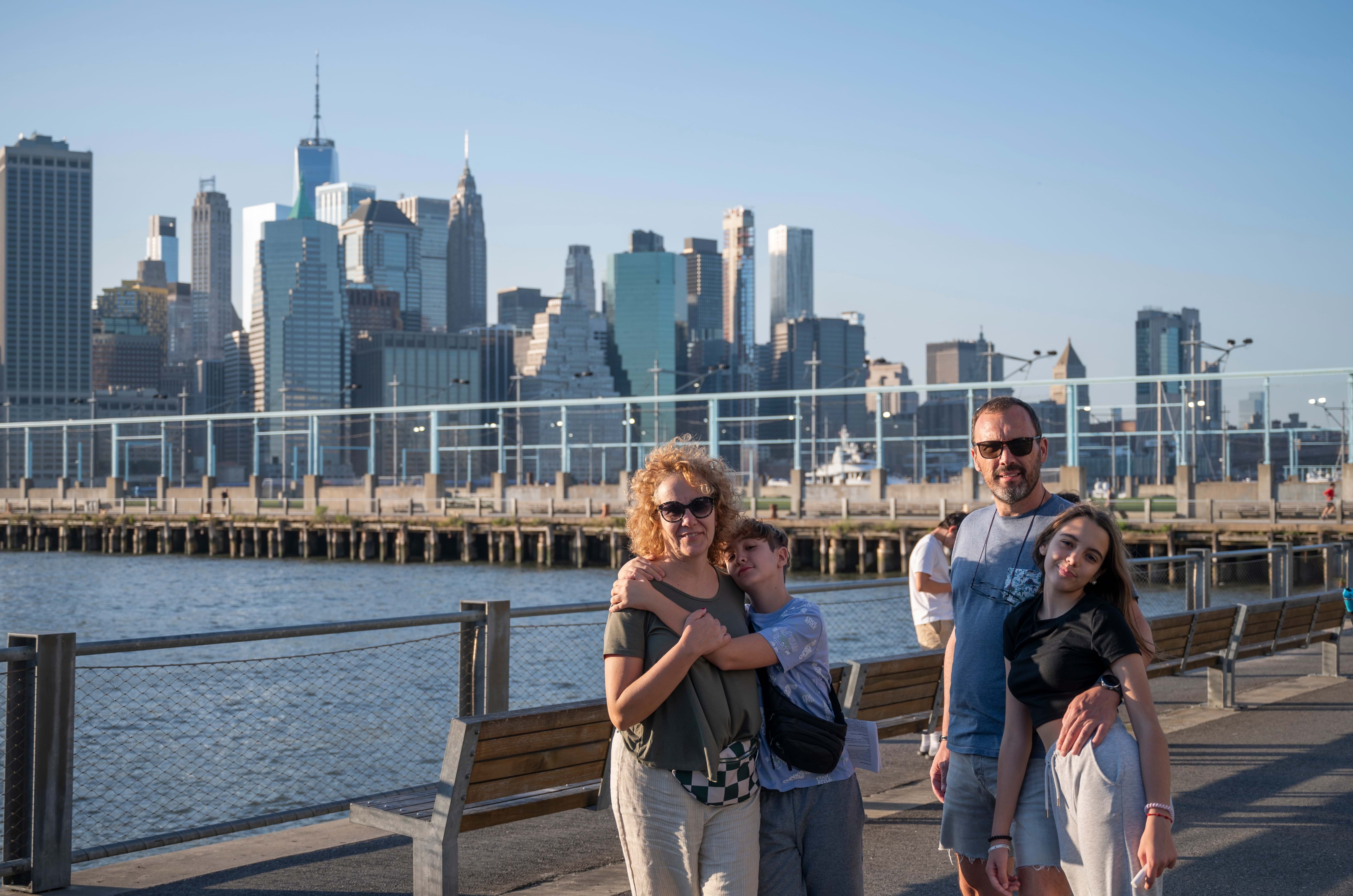 Brooklyn Bridge & DUMBO Walking Tour: Explore NYC’s Iconic Landmarks ...
