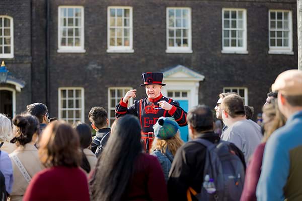 Changing of the Guard & Tower of London Guided Tour | Exclusive ...